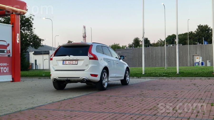 Balts Volvo XC60 2011 Jelgava, ar dzinēja tilpumu 2.40 L un nobraukumu 225 tūkst. km par 8450 €, foto 10 vietnē AUTOMOTO.COM.LV