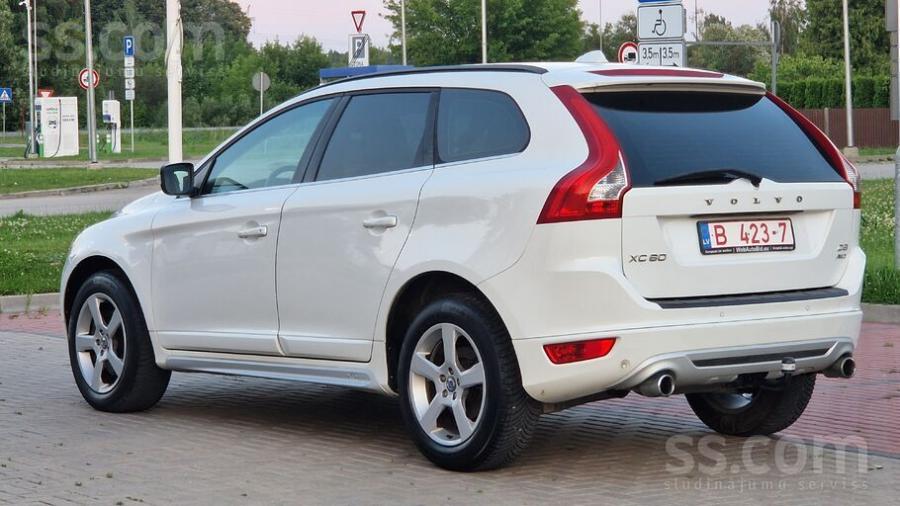 Balts Volvo XC60 2011 Jelgava, ar dzinēja tilpumu 2.40 L un nobraukumu 225 tūkst. km par 8450 €, foto 11 vietnē AUTOMOTO.COM.LV