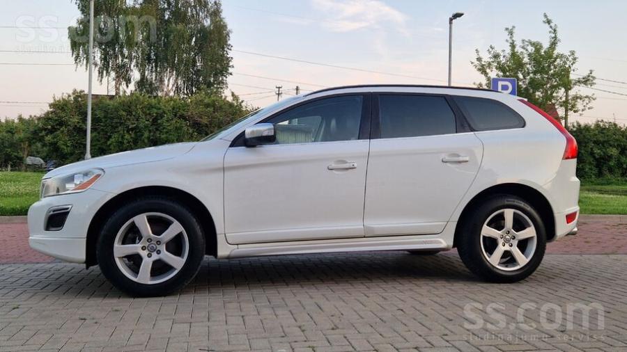 Balts Volvo XC60 2011 Jelgava, ar dzinēja tilpumu 2.40 L un nobraukumu 225 tūkst. km par 8450 €, foto 13 vietnē AUTOMOTO.COM.LV