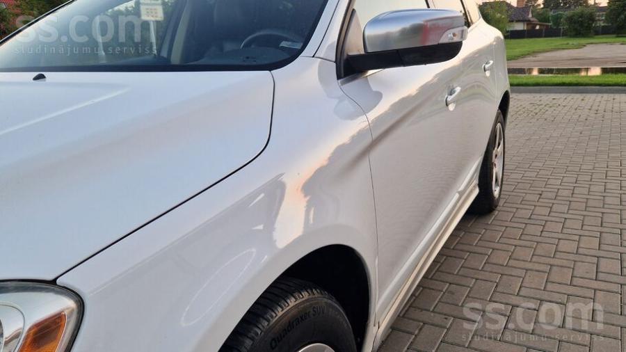Balts Volvo XC60 2011 Jelgava, ar dzinēja tilpumu 2.40 L un nobraukumu 225 tūkst. km par 8450 €, foto 14 vietnē AUTOMOTO.COM.LV