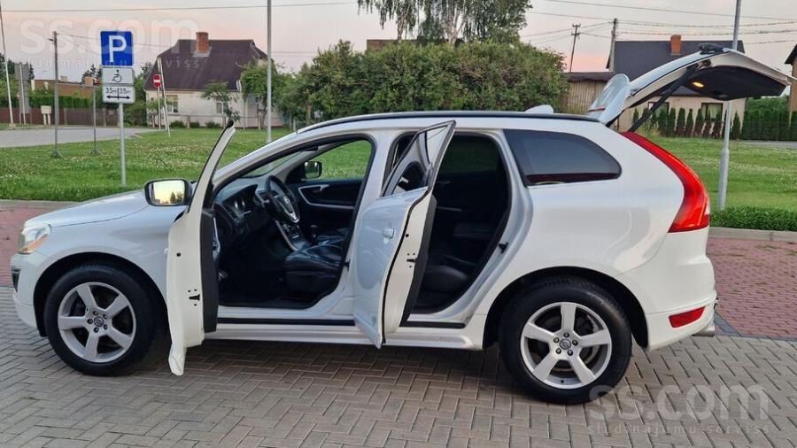 Balts Volvo XC60 2011 Jelgava, ar dzinēja tilpumu 2.40 L un nobraukumu 225 tūkst. km par 8450 €, foto 22 vietnē AUTOMOTO.COM.LV