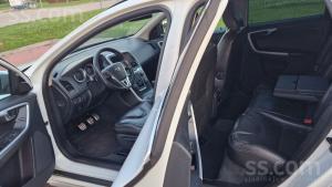 Balts Volvo XC60 2011 Jelgava, ar dzinēja tilpumu 2.40 L un nobraukumu 225 tūkst. km par 8450 €, foto 23 vietnē AUTOMOTO.COM.LV