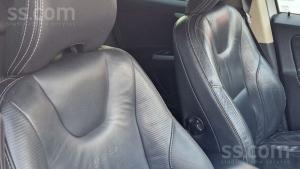 Balts Volvo XC60 2011 Jelgava, ar dzinēja tilpumu 2.40 L un nobraukumu 225 tūkst. km par 8450 €, foto 26 vietnē AUTOMOTO.COM.LV