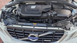 Balts Volvo XC60 2011 Jelgava, ar dzinēja tilpumu 2.40 L un nobraukumu 225 tūkst. km par 8450 €, foto 30 vietnē AUTOMOTO.COM.LV