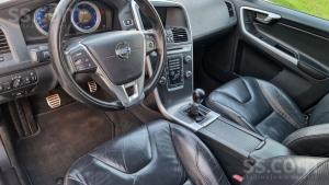 Balts Volvo XC60 2011 Jelgava, ar dzinēja tilpumu 2.40 L un nobraukumu 225 tūkst. km par 8450 €, foto 31 vietnē AUTOMOTO.COM.LV