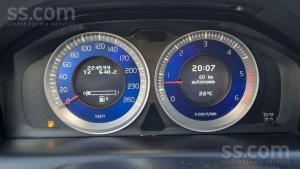 Balts Volvo XC60 2011 Jelgava, ar dzinēja tilpumu 2.40 L un nobraukumu 225 tūkst. km par 8450 €, foto 34 vietnē AUTOMOTO.COM.LV