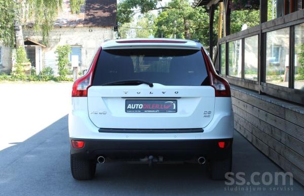 Balts Volvo XC60 2011 Rīga, ar dzinēja tilpumu 2.40 L un nobraukumu 0 tūkst. km par 8890 €, foto 8 vietnē AUTOMOTO.COM.LV
