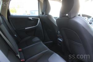 Balts Volvo XC60 2011 Rīga, ar dzinēja tilpumu 2.40 L un nobraukumu 0 tūkst. km par 8890 €, foto 11 vietnē AUTOMOTO.COM.LV