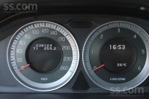 Balts Volvo XC60 2011 Rīga, ar dzinēja tilpumu 2.40 L un nobraukumu 0 tūkst. km par 8890 €, foto 15 vietnē AUTOMOTO.COM.LV