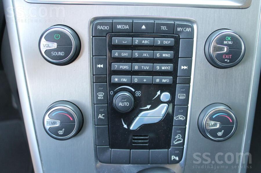 Balts Volvo XC60 2011 Rīga, ar dzinēja tilpumu 2.40 L un nobraukumu 0 tūkst. km par 8890 €, foto 16 vietnē AUTOMOTO.COM.LV