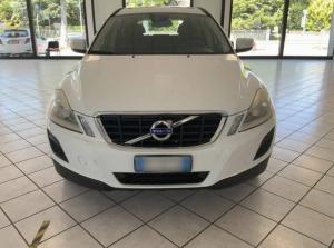 Balts Volvo XC60 2011 Jūrmala, ar dzinēja tilpumu 2.40 L un nobraukumu 286 tūkst. km par 8750 €, foto 4 vietnē AUTOMOTO.COM.LV