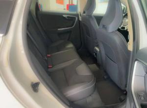Balts Volvo XC60 2011 Jūrmala, ar dzinēja tilpumu 2.40 L un nobraukumu 286 tūkst. km par 8750 €, foto 11 vietnē AUTOMOTO.COM.LV