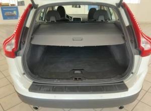 Balts Volvo XC60 2011 Jūrmala, ar dzinēja tilpumu 2.40 L un nobraukumu 286 tūkst. km par 8750 €, foto 13 vietnē AUTOMOTO.COM.LV
