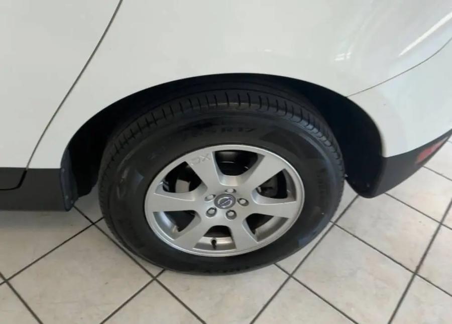 Balts Volvo XC60 2011 Jūrmala, ar dzinēja tilpumu 2.40 L un nobraukumu 286 tūkst. km par 8750 €, foto 17 vietnē AUTOMOTO.COM.LV