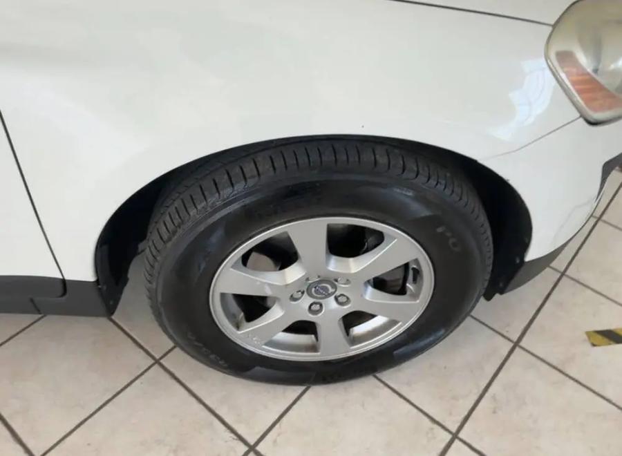 Balts Volvo XC60 2011 Jūrmala, ar dzinēja tilpumu 2.40 L un nobraukumu 286 tūkst. km par 8750 €, foto 18 vietnē AUTOMOTO.COM.LV
