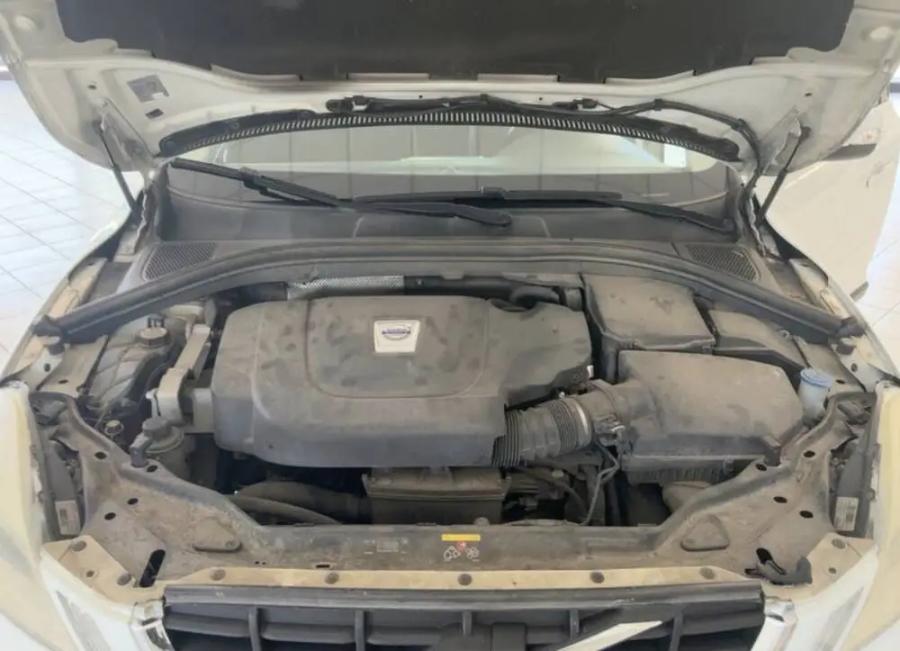 Balts Volvo XC60 2011 Jūrmala, ar dzinēja tilpumu 2.40 L un nobraukumu 286 tūkst. km par 8750 €, foto 20 vietnē AUTOMOTO.COM.LV