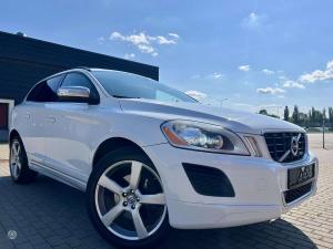 White Volvo XC60 2011 in Kaunas, with an engine capacity of 2.00 L and mileage of 233 thousand km for 9499 €, photo 3 on AUTOMOTO.COM.LV