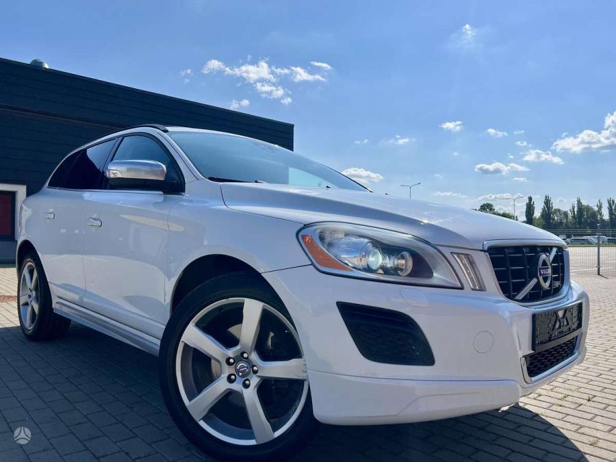 White Volvo XC60 2011 in Kaunas, with an engine capacity of 2.00 L and mileage of 233 thousand km for 9499 €, photo 3 on AUTOMOTO.COM.LV