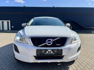 White Volvo XC60 2011 in Kaunas, with an engine capacity of 2.00 L and mileage of 233 thousand km for 9499 €, photo 5 on AUTOMOTO.COM.LV