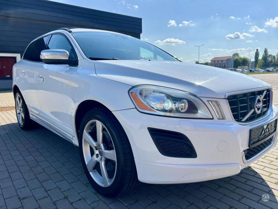 White Volvo XC60 2011 in Kaunas, with an engine capacity of 2.00 L and mileage of 233 thousand km for 9499 €, photo 6 on AUTOMOTO.COM.LV
