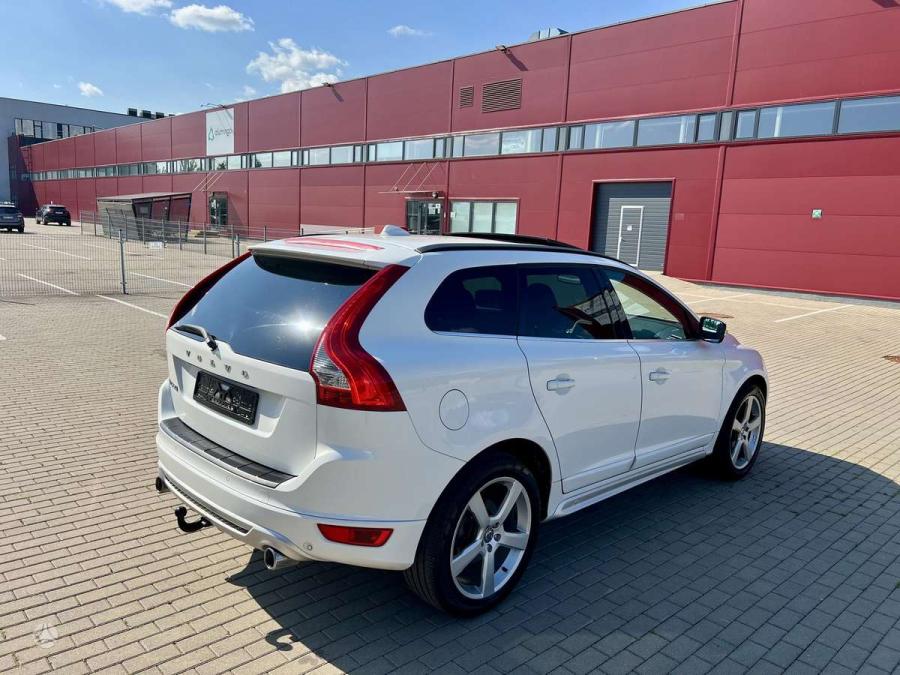 White Volvo XC60 2011 in Kaunas, with an engine capacity of 2.00 L and mileage of 233 thousand km for 9499 €, photo 15 on AUTOMOTO.COM.LV