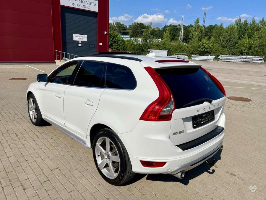 White Volvo XC60 2011 in Kaunas, with an engine capacity of 2.00 L and mileage of 233 thousand km for 9499 €, photo 16 on AUTOMOTO.COM.LV