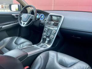 White Volvo XC60 2011 in Kaunas, with an engine capacity of 2.00 L and mileage of 233 thousand km for 9499 €, photo 20 on AUTOMOTO.COM.LV