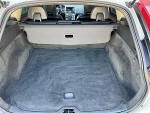 White Volvo XC60 2011 in Kaunas, with an engine capacity of 2.00 L and mileage of 233 thousand km for 9499 €, photo 34 on AUTOMOTO.COM.LV