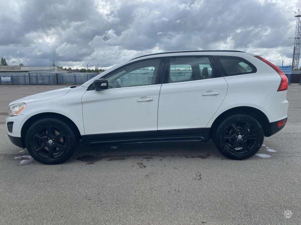 Balts Volvo XC60 2011 Panevēža, ar dzinēja tilpumu 2.40 L un nobraukumu 300 tūkst. km par 5800 €, foto 7 vietnē AUTOMOTO.COM.LV