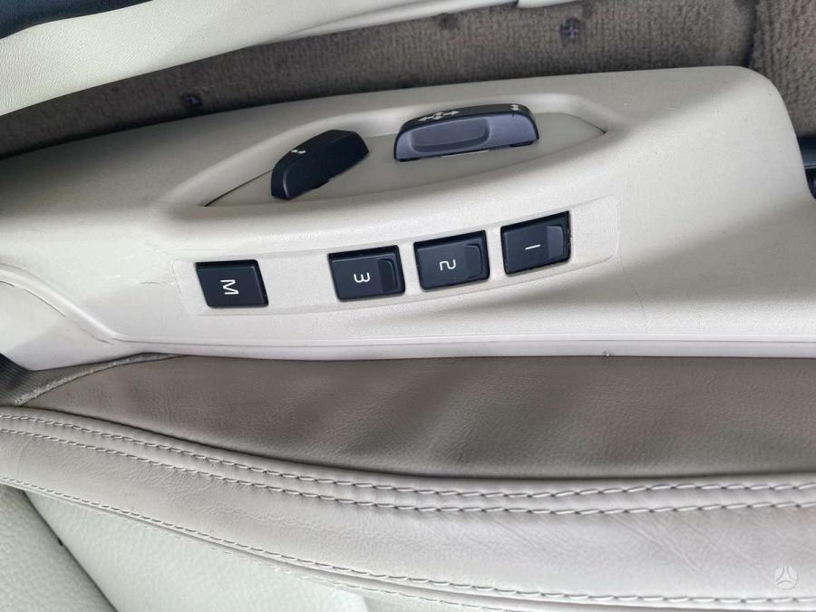 Balts Volvo XC60 2011 Panevēža, ar dzinēja tilpumu 2.40 L un nobraukumu 300 tūkst. km par 5800 €, foto 18 vietnē AUTOMOTO.COM.LV