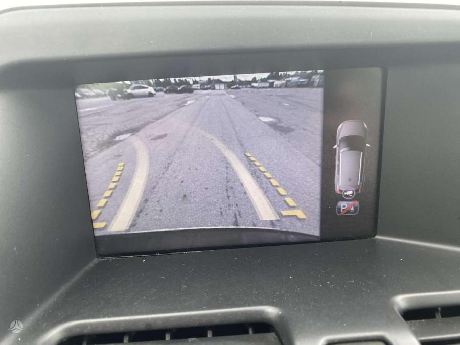 Balts Volvo XC60 2011 Panevēža, ar dzinēja tilpumu 2.40 L un nobraukumu 300 tūkst. km par 5800 €, foto 20 vietnē AUTOMOTO.COM.LV