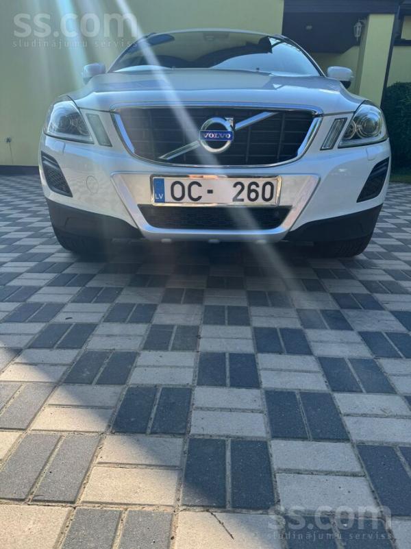 Balts Volvo XC60 2011 Bauska, ar dzinēja tilpumu 2.00 L un nobraukumu 364 tūkst. km par 7300 €, foto 2 vietnē AUTOMOTO.COM.LV