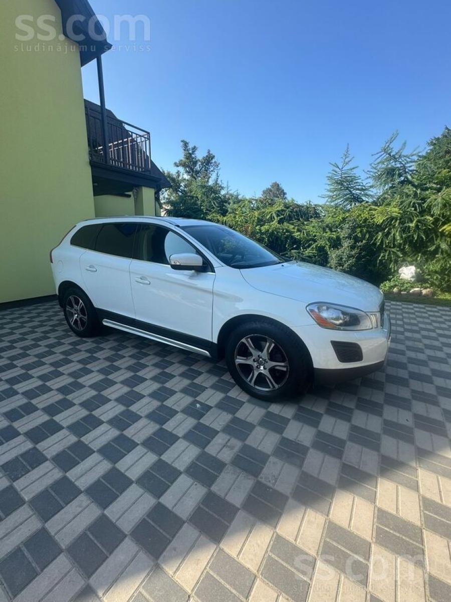 Balts Volvo XC60 2011 Bauska, ar dzinēja tilpumu 2.00 L un nobraukumu 364 tūkst. km par 7300 €, foto 6 vietnē AUTOMOTO.COM.LV