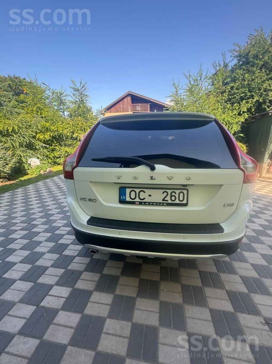 Balts Volvo XC60 2011 Bauska, ar dzinēja tilpumu 2.00 L un nobraukumu 364 tūkst. km par 7300 €, foto 7 vietnē AUTOMOTO.COM.LV
