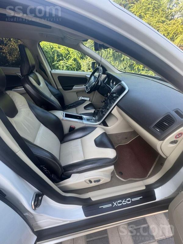 Balts Volvo XC60 2011 Bauska, ar dzinēja tilpumu 2.00 L un nobraukumu 364 tūkst. km par 7300 €, foto 7 vietnē AUTOMOTO.COM.LV