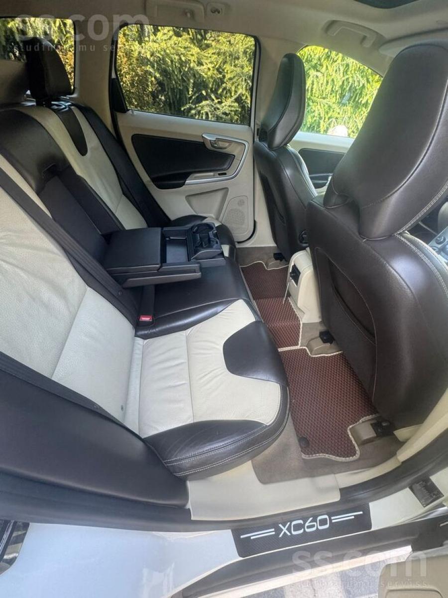 Balts Volvo XC60 2011 Bauska, ar dzinēja tilpumu 2.00 L un nobraukumu 364 tūkst. km par 7300 €, foto 10 vietnē AUTOMOTO.COM.LV