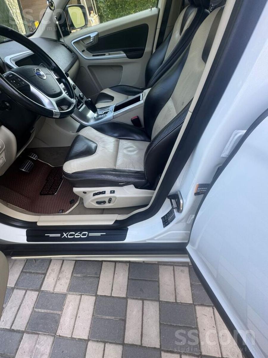 Balts Volvo XC60 2011 Bauska, ar dzinēja tilpumu 2.00 L un nobraukumu 364 tūkst. km par 7300 €, foto 12 vietnē AUTOMOTO.COM.LV