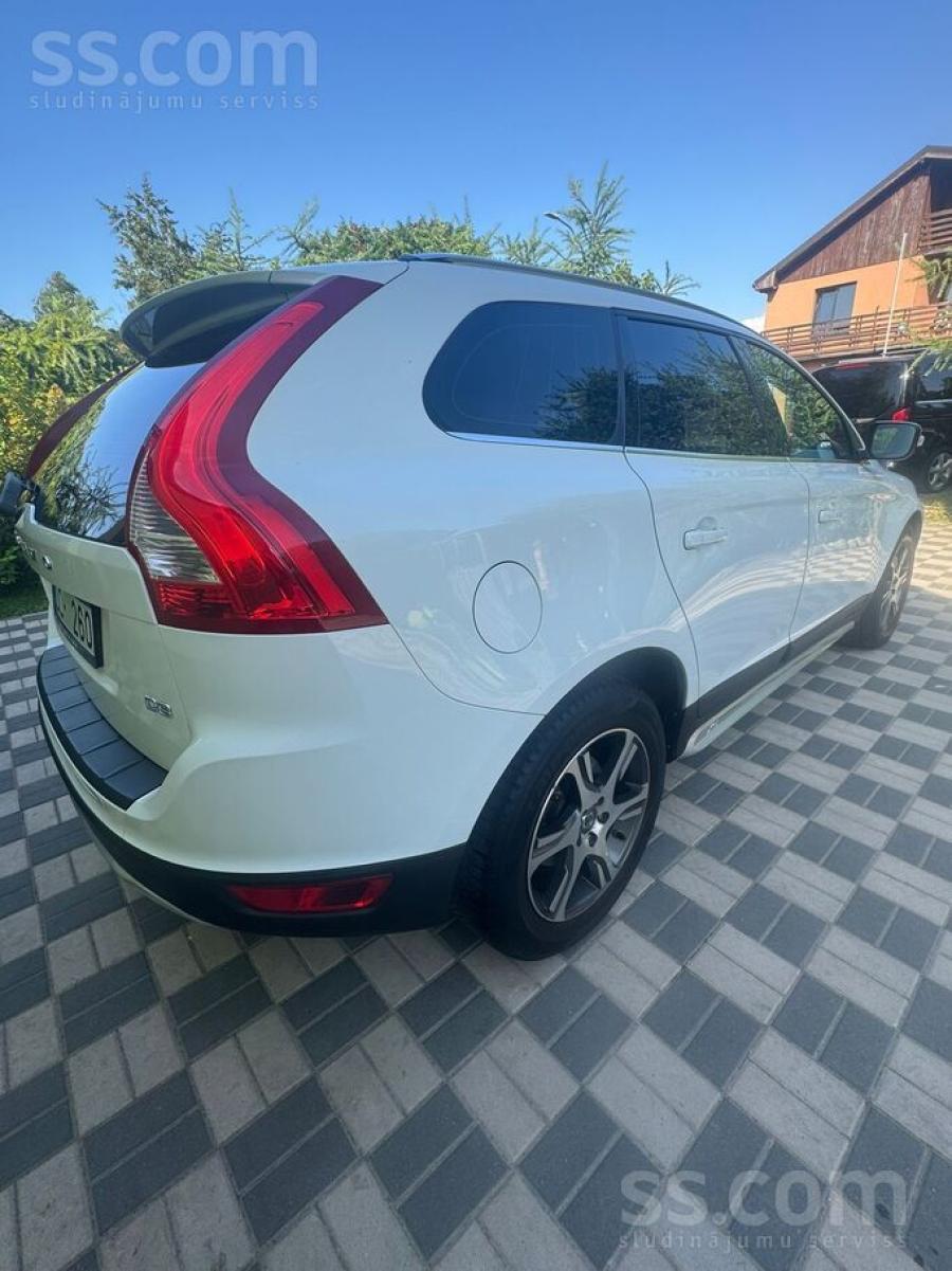 Balts Volvo XC60 2011 Bauska, ar dzinēja tilpumu 2.00 L un nobraukumu 364 tūkst. km par 7300 €, foto 16 vietnē AUTOMOTO.COM.LV