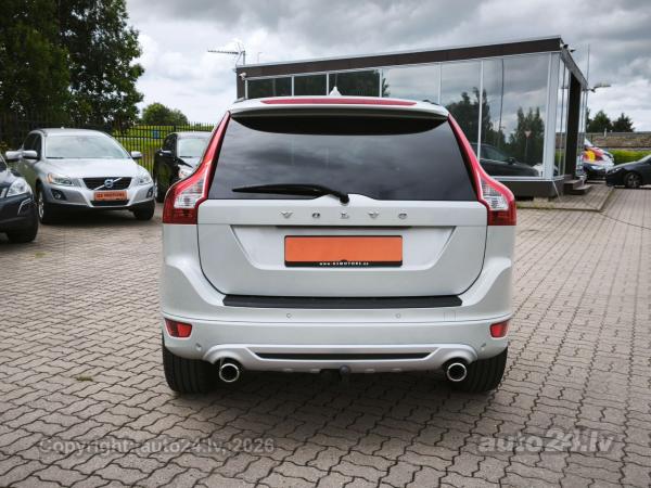 White Volvo XC60 2011 in Tartu, with an engine capacity of 2.40 L and mileage of 230 thousand km for 11990 €, photo 6 on AUTOMOTO.COM.LV
