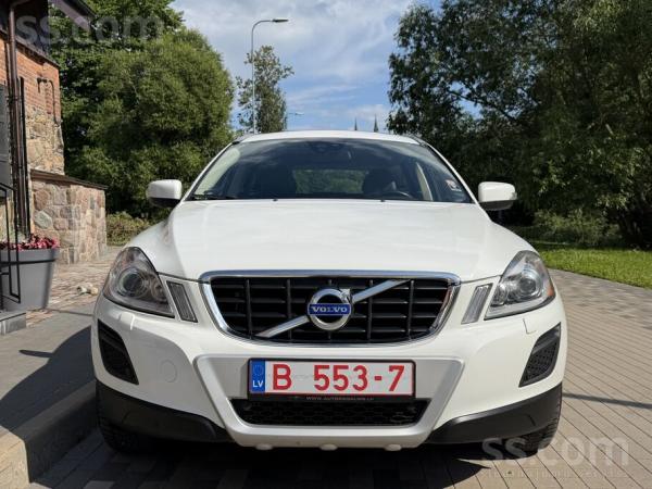 Balts Volvo XC60 2011 Rēzekne, ar dzinēja tilpumu 2.40 L un nobraukumu 278 tūkst. km par 8990 €, foto 1 vietnē AUTOMOTO.COM.LV