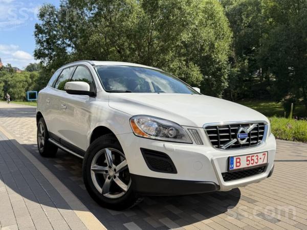 Balts Volvo XC60 2011 Rēzekne, ar dzinēja tilpumu 2.40 L un nobraukumu 278 tūkst. km par 8990 €, foto 3 vietnē AUTOMOTO.COM.LV