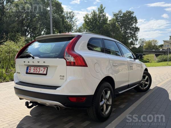 Balts Volvo XC60 2011 Rēzekne, ar dzinēja tilpumu 2.40 L un nobraukumu 278 tūkst. km par 8990 €, foto 5 vietnē AUTOMOTO.COM.LV