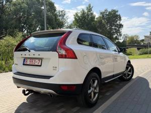 White Volvo XC60 2011 in Rezekne, with an engine capacity of 2.40 L and mileage of 278 thousand km for 8990 €, photo 6 on AUTOMOTO.COM.LV