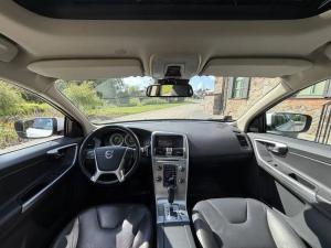 White Volvo XC60 2011 in Rezekne, with an engine capacity of 2.40 L and mileage of 278 thousand km for 8990 €, photo 9 on AUTOMOTO.COM.LV