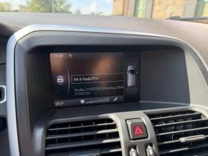 White Volvo XC60 2011 in Rezekne, with an engine capacity of 2.40 L and mileage of 278 thousand km for 8990 €, photo 14 on AUTOMOTO.COM.LV