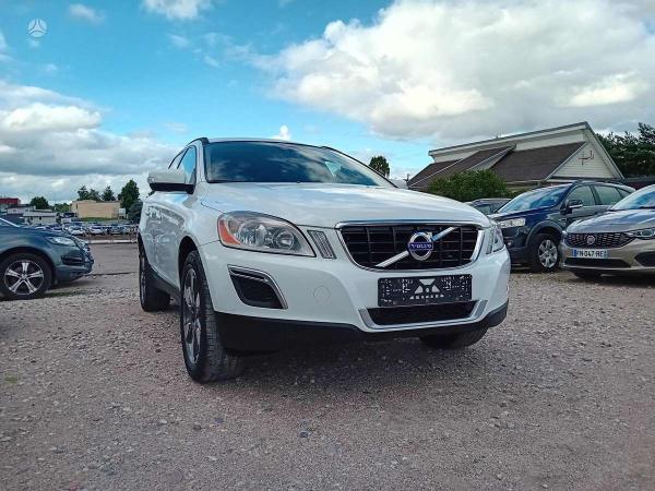 Volvo XC60 2011 in Utena on AUTOMOTO.COM.LV White Volvo XC60 2011 in Utena, with an engine capacity of 1.98 L and mileage of 280 thousand km for 7250 β¬, photo 1 on AUTOMOTO.COM.LV