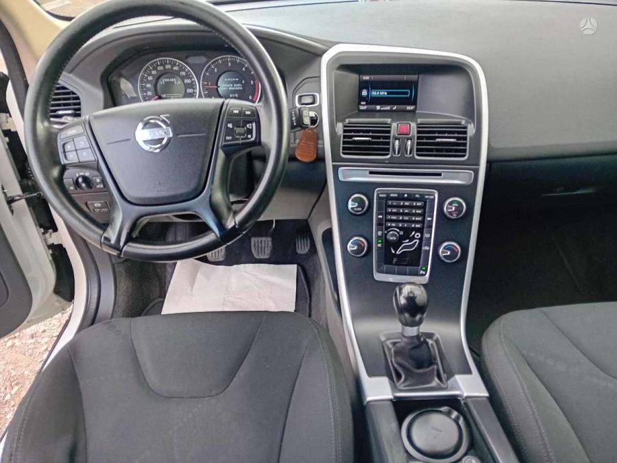 Белый Вольво ХС60 2011 в Утена, объемом двигателя 1.98 л и пробегом 280 тыс. км за 7250 €, фото 11 на AUTOMOTO.COM.LV