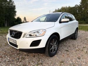 Balts Volvo XC60 2011 Cēsis, ar dzinēja tilpumu 2.00 L un nobraukumu 0 tūkst. km par 7350 €, foto 3 vietnē AUTOMOTO.COM.LV
