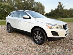Balts Volvo XC60 2011 Cēsis, ar dzinēja tilpumu 2.00 L un nobraukumu 0 tūkst. km par 7350 €, foto 5 vietnē AUTOMOTO.COM.LV