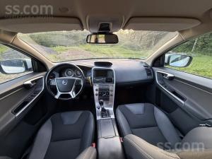 Balts Volvo XC60 2011 Cēsis, ar dzinēja tilpumu 2.00 L un nobraukumu 0 tūkst. km par 7350 €, foto 7 vietnē AUTOMOTO.COM.LV